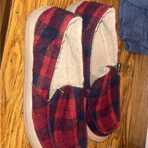 Sanuk | Shoes | Red And Black Plaid Slippers | Poshmark